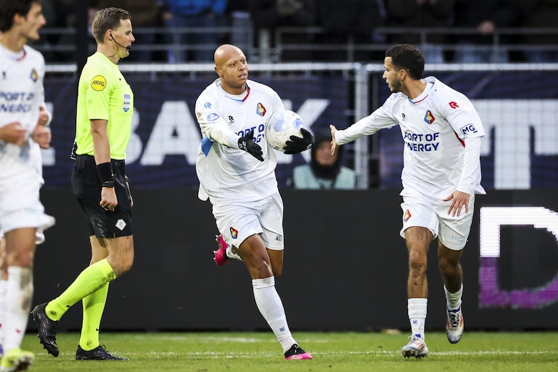 Feyenoord boekt benauwde zege op Telstar en maakt einde aan pijnlijke reeks | Voetbal | Tubantia.nl