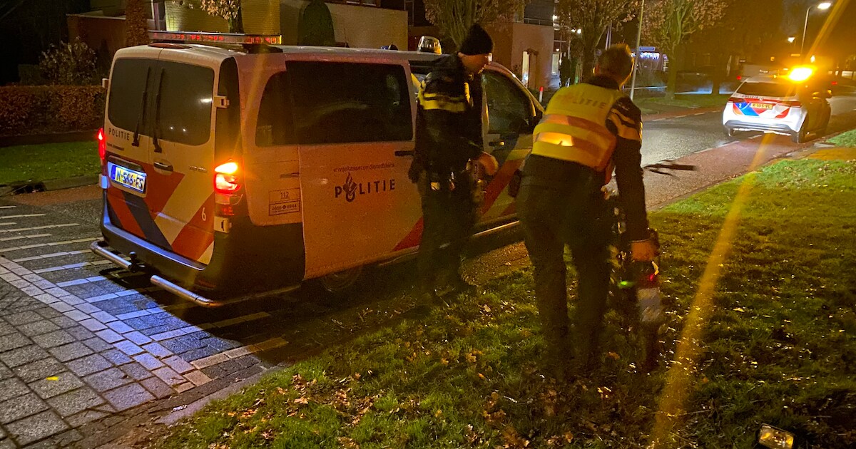 Gewonde bij botsing tussen brommer en auto in Wierden | Regio | Tubantia.nl