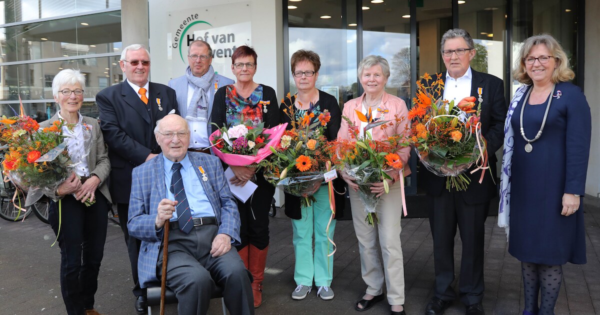 Hof van Twente is acht gedecoreerden rijker | Hof van Twente | Tubantia.nl