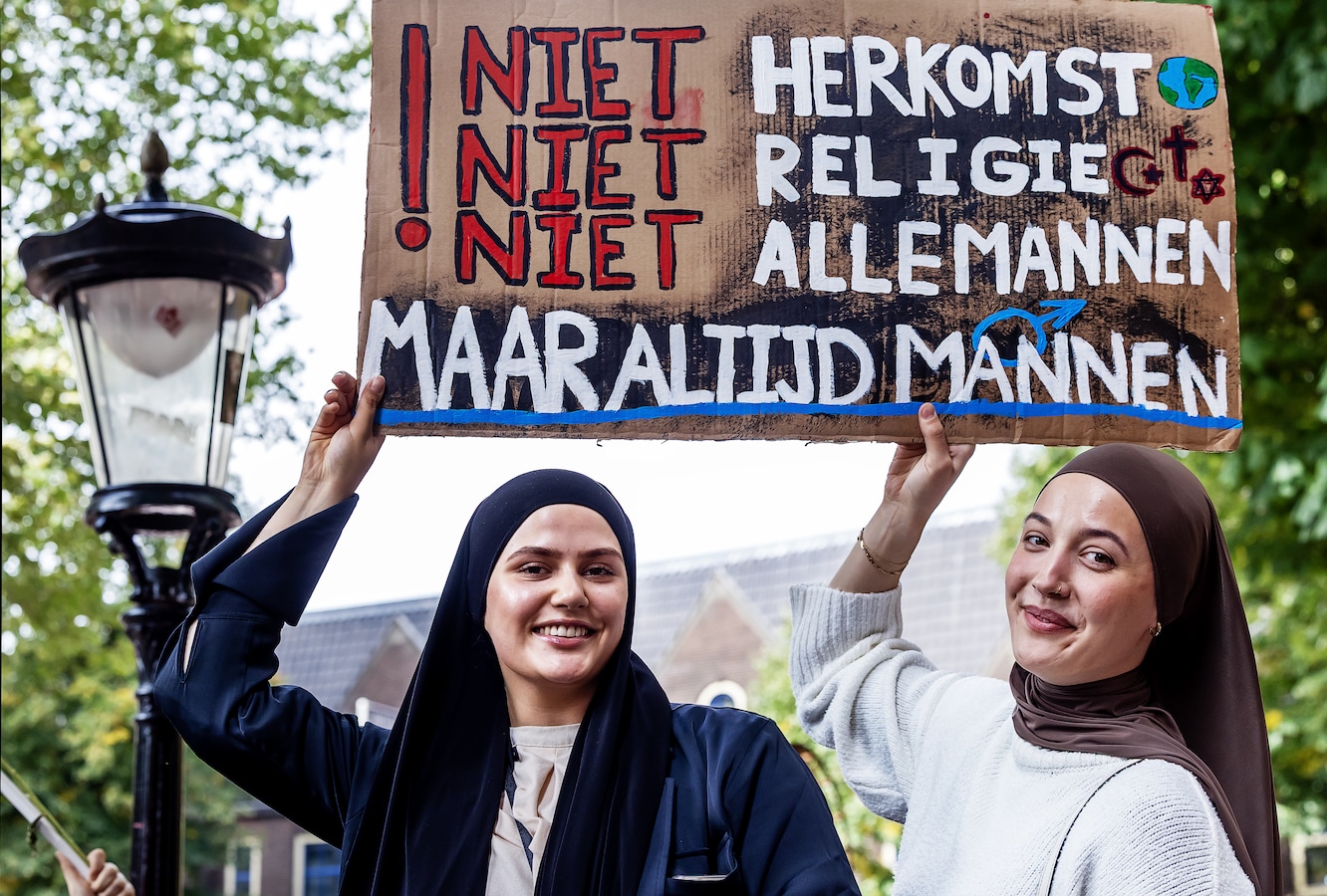Dood Lisa in stadions herdacht met Nederlandse én ‘NSB-vlaggen’: ‘Ze ...