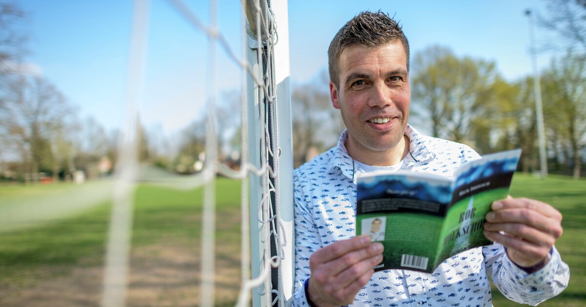 Enschedeër komt met boek over amateurvoetbal: ‘Ook met motoriek van ...