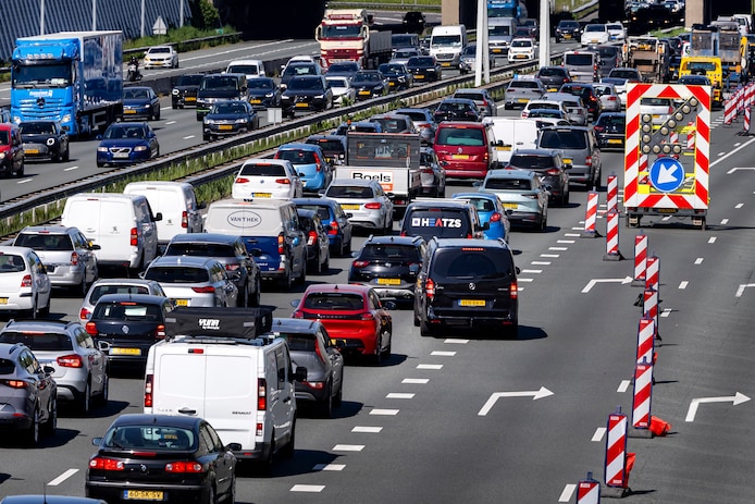 ‘Extreme verkeershinder’ rond Amsterdam dit weekend door werkzaamheden en vakantie | Binnenland ...