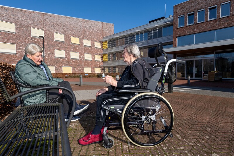 Bewoners van verpleeghuis in Enschede zijn blij met open deuren: ‘Ik ...