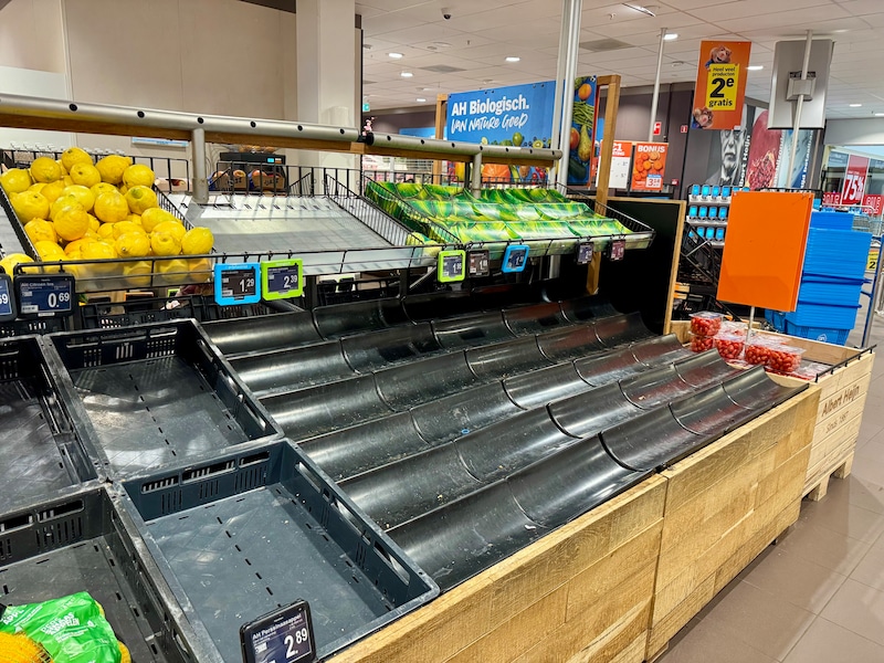 LIVE winterweer | Steeds meer lege schappen in supermarkten, treinen ...