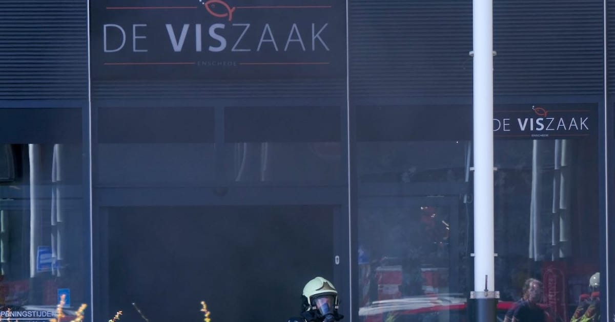 Zes winkels ontruimd bij brand in Enschede: ‘Met een brandblusser begin ...