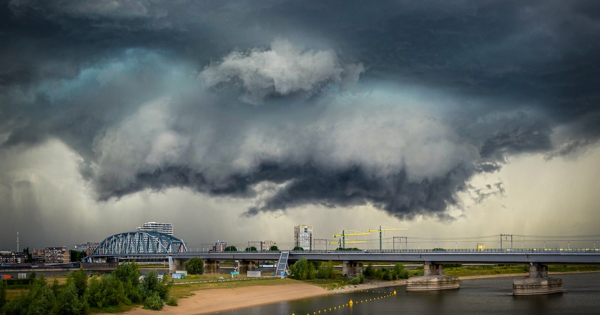 Geheel onverwachts trekt er een supercell over Nijmegen: ‘Bijzondere ...
