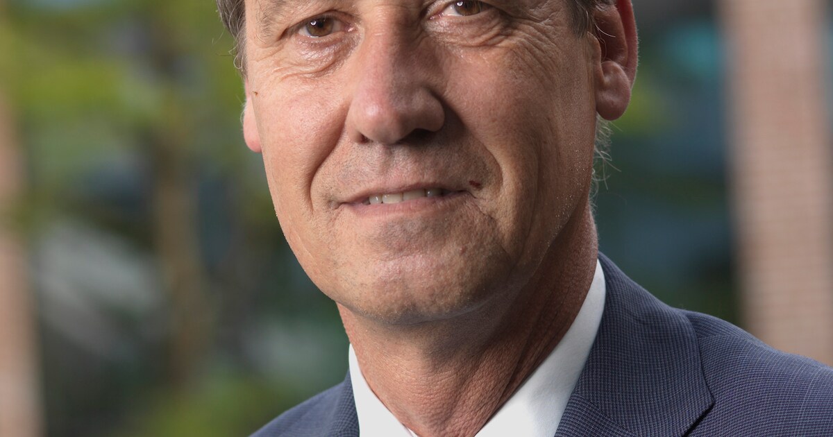 Hellendoornse gemeentesecretaris Fokke Dijkstra zoekt nieuwe uitdaging ...