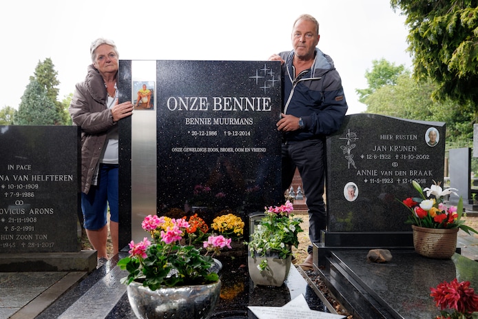 Bennie (27) stierf in het riool, tien jaar later hopen zijn ouders ...