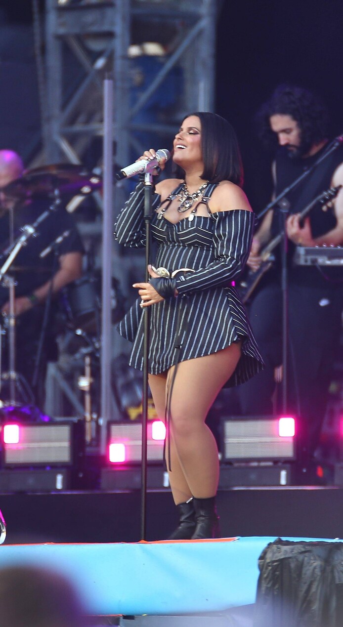 De kledingstijl van Nelly Furtado is beduidend anders dan tien jaar ...