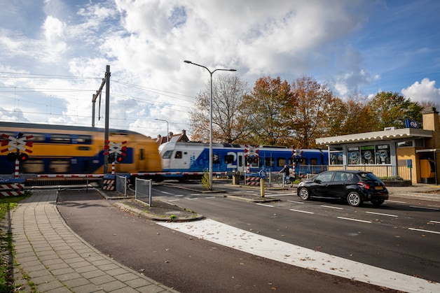 Altijd weer schrikken op Station De Riet in Almelo: ‘Ik blijf altijd ...