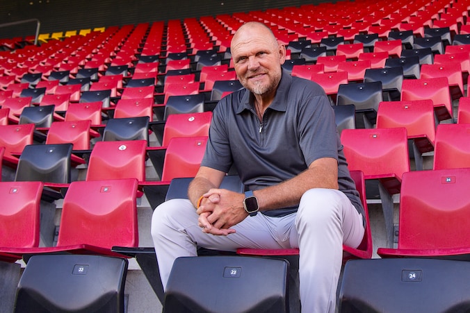 Op zijn eerste dag voelt Joseph Oosting (ex-FC Twente) zich direct ...