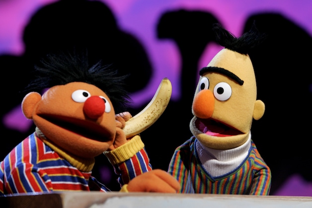 ‘Bert’ plaatst lieve advertentie voor Ernie na overlijden Wim T ...