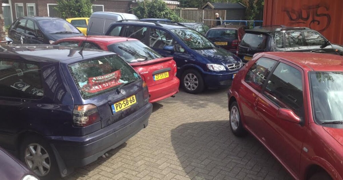 Politie sust relletje met parkeren bij Hengelose moskee | Hengelo ...