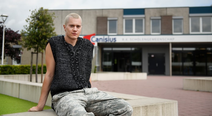Stijn de Vries (25) maakt zijn dromen waar: ‘Die avond op het Canisius in Almelo klikte het, ik ...
