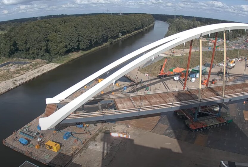 KIJK LIVE | Zo gaat veelbesproken brug het Twentekanaal over in Lochem ...