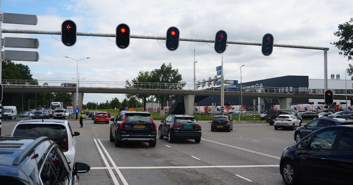 Chaos op kruispunt in Zwolle voorbij: verkeerslichten werken weer | Zwolle | Tubantia.nl