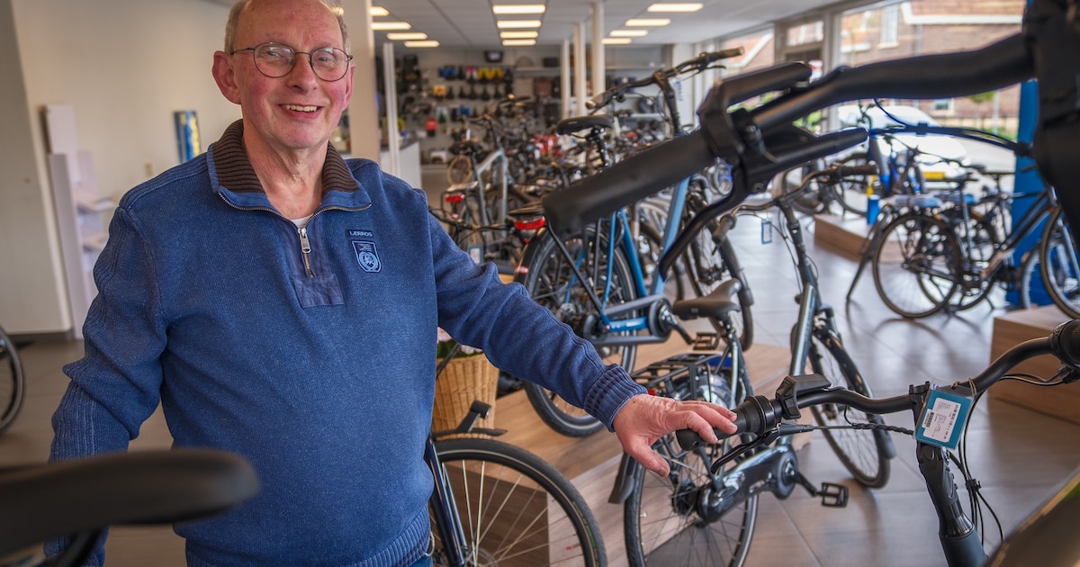 Jan Post (68) sluit na ruim een halve eeuw de deuren van zijn zaak ...