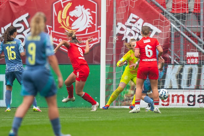 Oppermachtig FC Twente schudt concurrent Ajax af in titelstrijd met ...