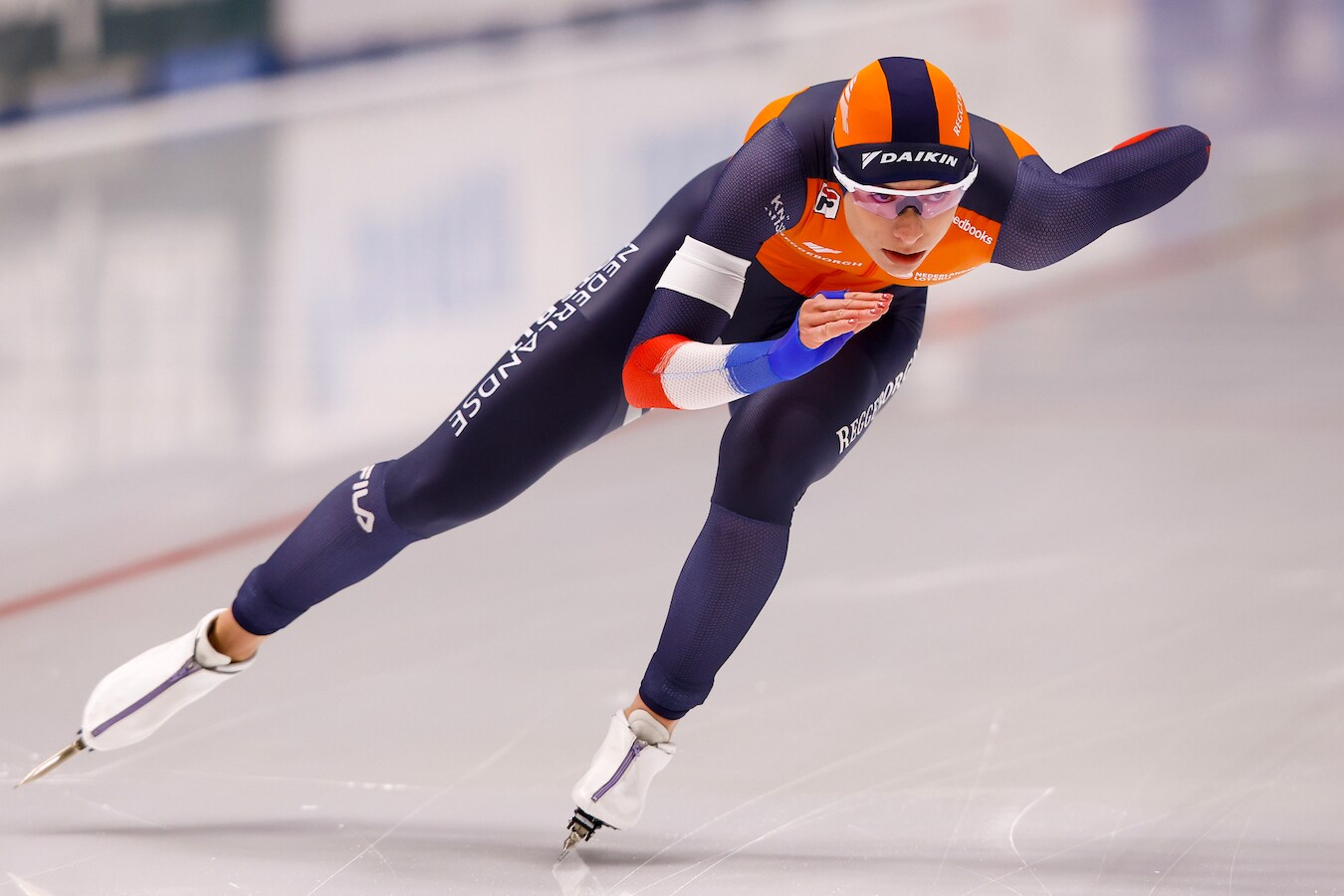 Indrukwekkende Patrick Roest wint 5000 meter, Rijpma-De Jong ...