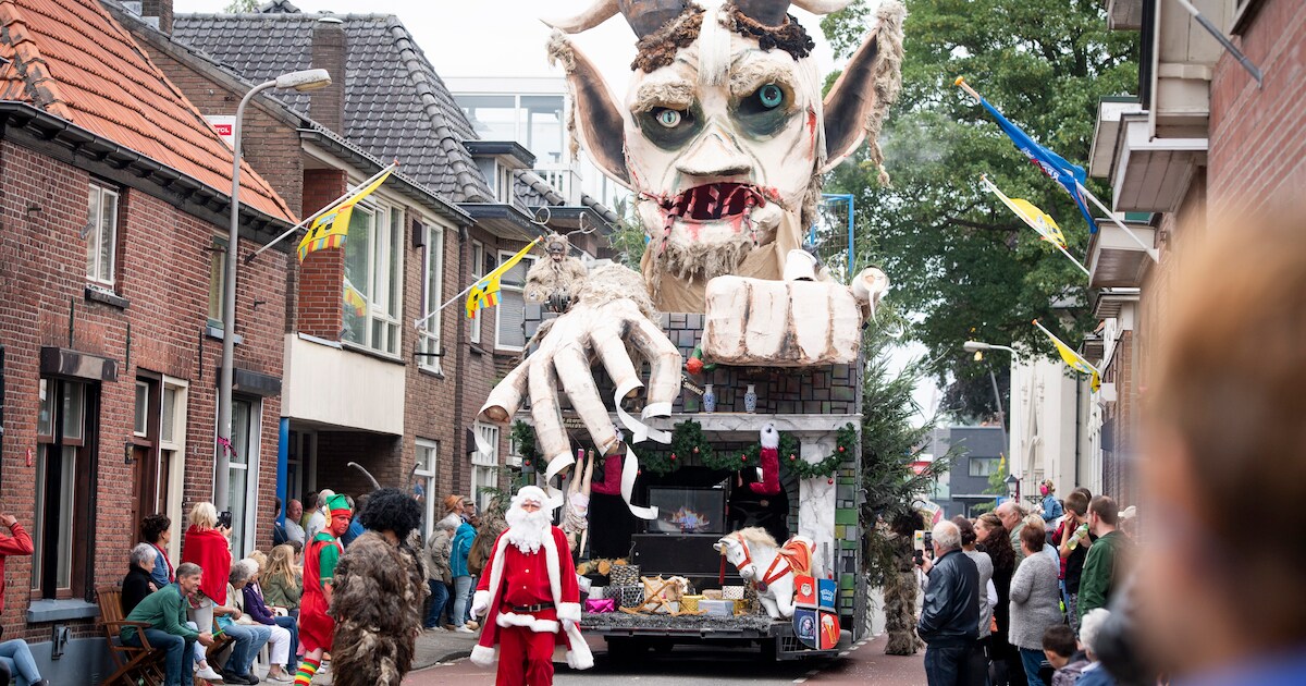 Thema optocht Schoolfeest Goor bekend: de Omgekeerde Wereld | Hof van ...