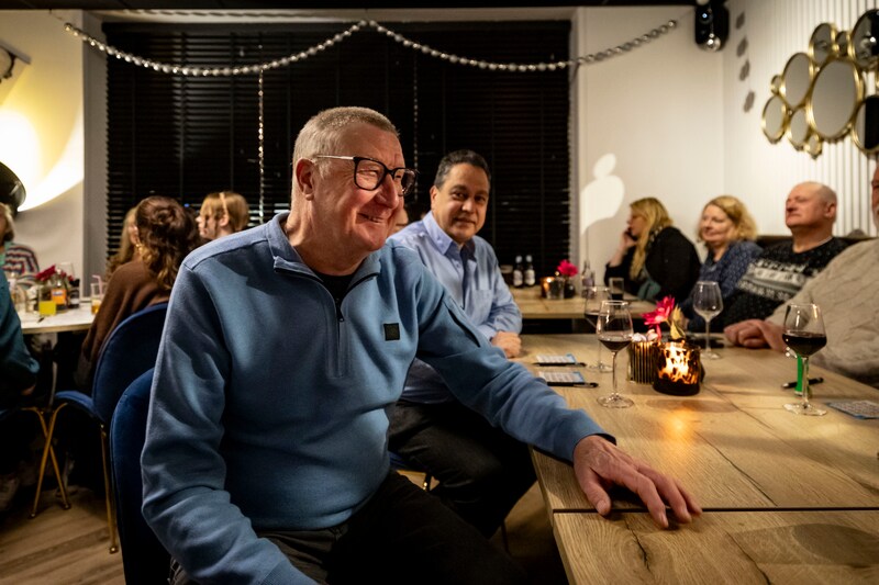 Aangrijpende verhalen komen los bij gratis diner in Delden: ‘Gelukkig ...