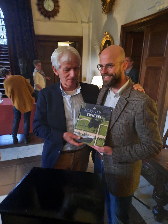 De Atlas van Twickel is uit: nieuw boek over een van de grootste en ...