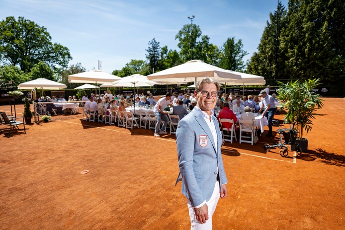 Koen Groenewold is vergroeid met 100-jarig Ready: ‘Niet vanuit ivoren ...