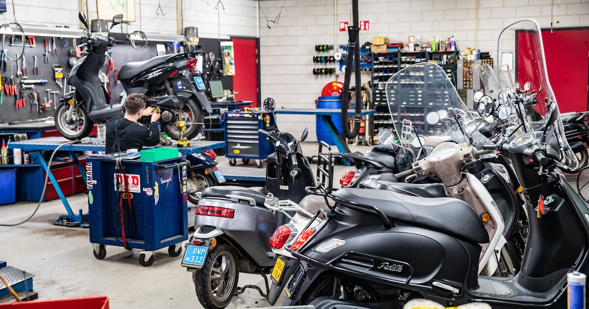 Aantal snorfietsen in Borne nog nooit zo hard gedaald als nu | Borne | tubantia.nl