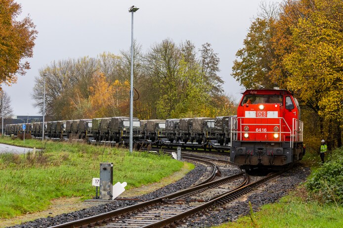 DB Cargo wil militair materieel via lijn Almelo-Zwolle naar Duitsland gaan vervoeren | Almelo ...
