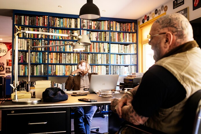 De bijzondere band van Johan Derksen met een beruchte crimineel: ‘Ik ...