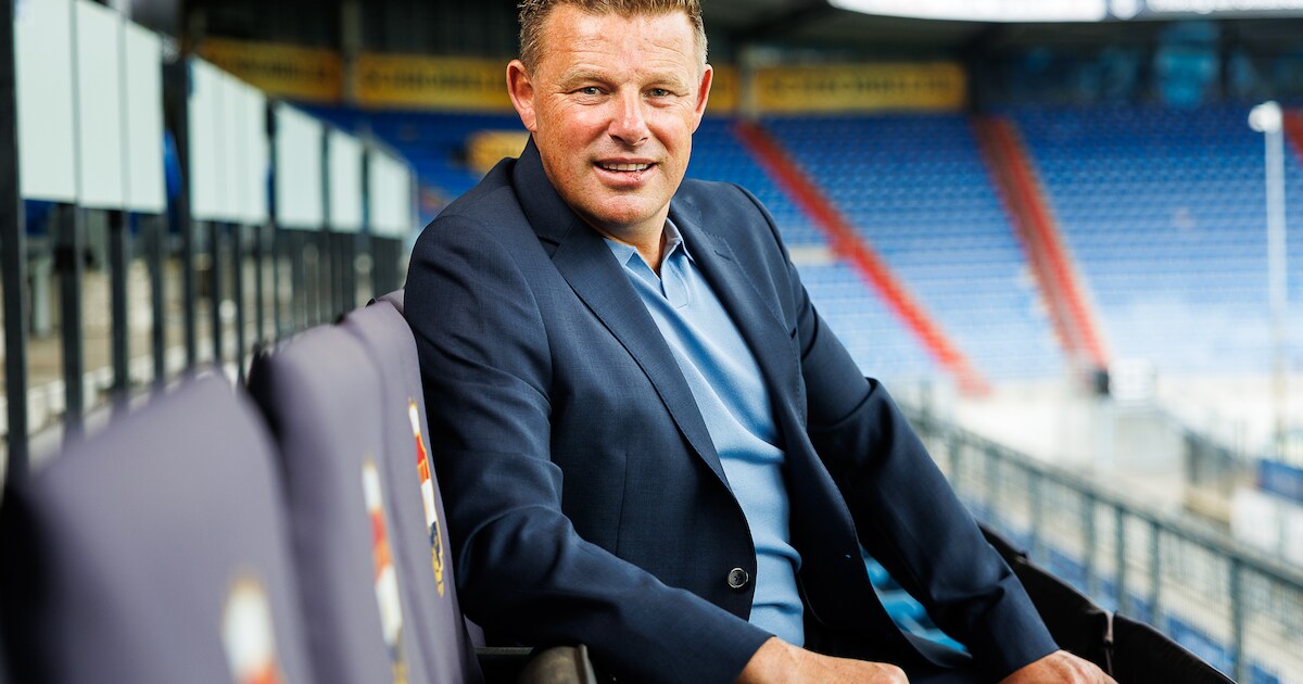 Witte rook: nieuwe trainer John Stegeman heeft voor twee jaar getekend ...
