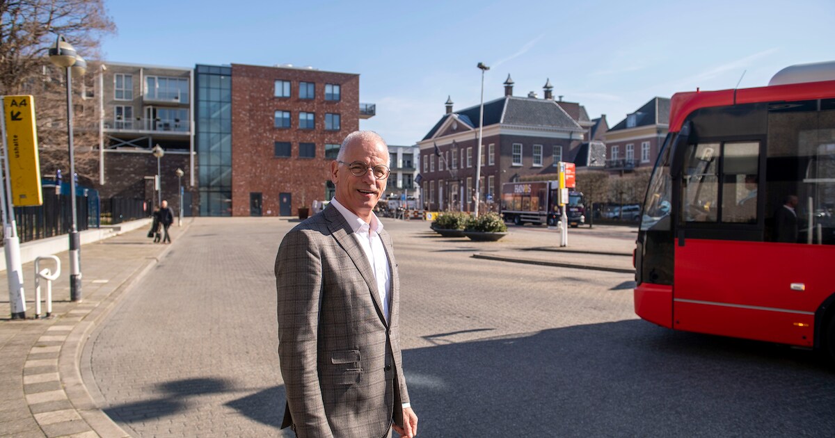 Busstation centrum Almelo voor 2 miljoen op de schop: minder haltes ...