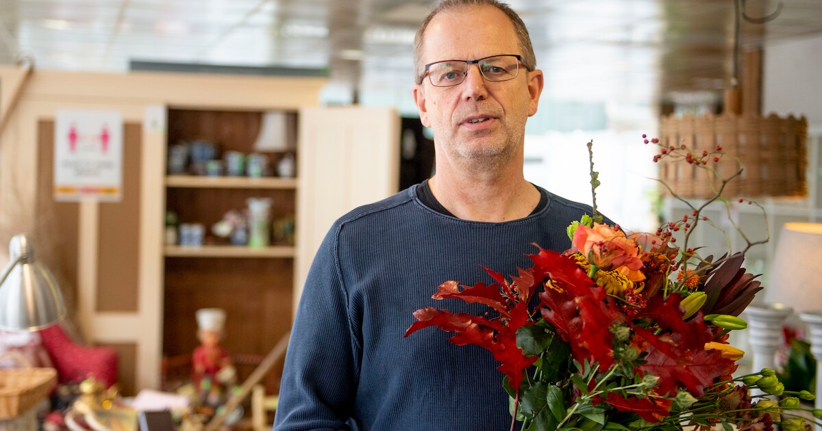 Bloemen voor Jan Kuipers uit Vroomshoop na onterechte arrestatie ...