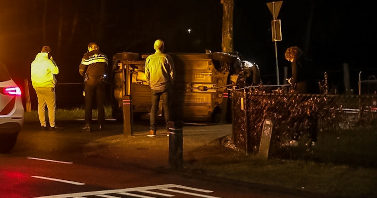 Vrouw (19) crasht in Vaassen en gaat daarna meteen naar huis | Apeldoorn | tubantia.nl