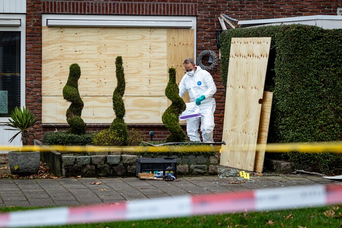 De schrik zit er goed in na zware knal in Oldenzaal: ‘Dit was een aanslag’ | Oldenzaal | tubantia.nl