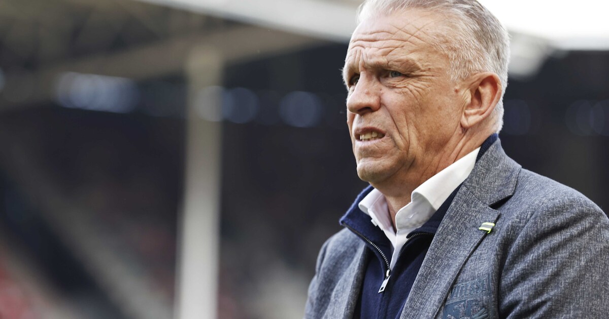 Edward Sturing legt zich neer bij degradatie Vitesse na afgang tegen ...